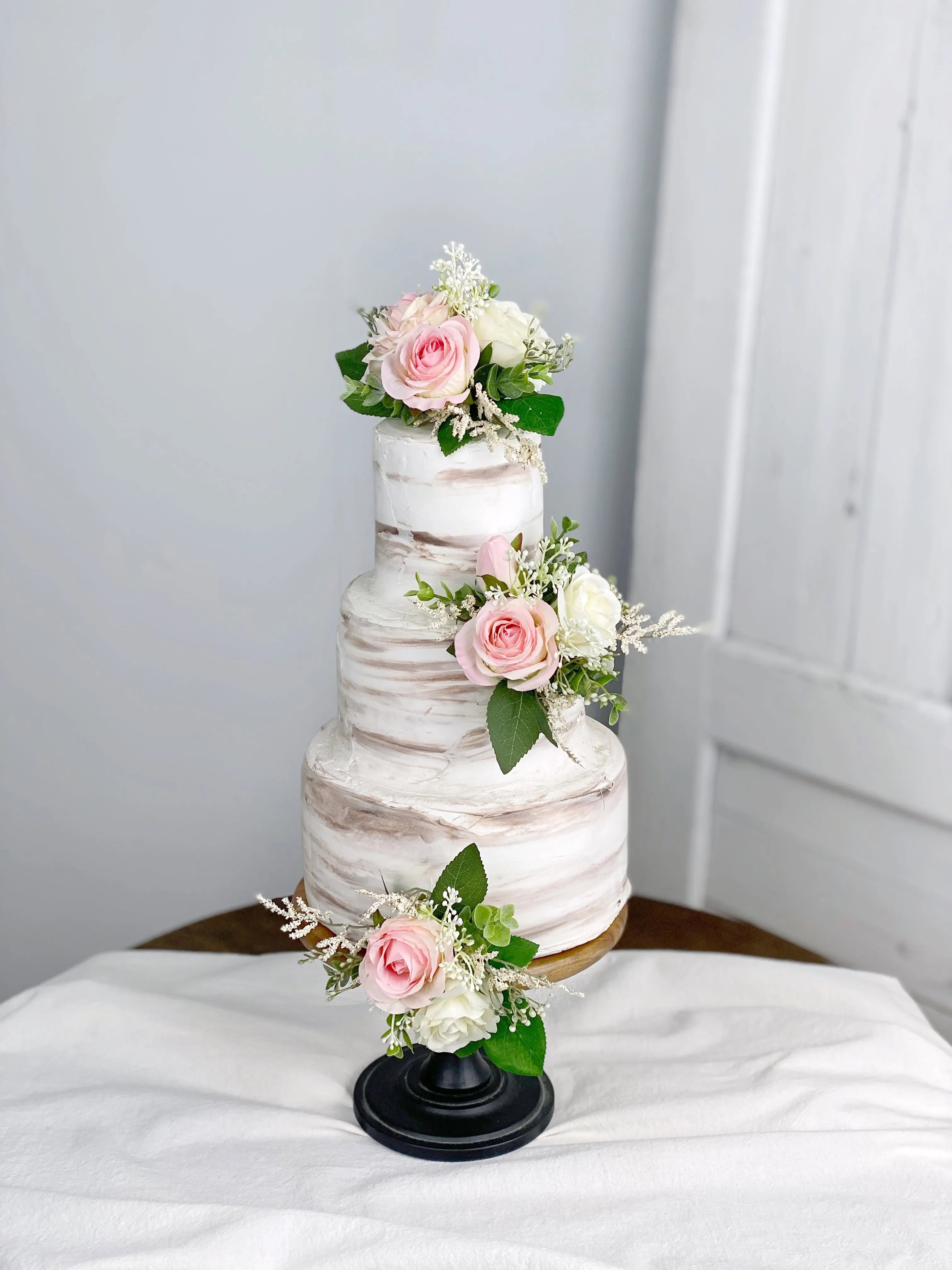 Wedding Cake Topper Flowers | Beautiful Floral Cake Decorations ...